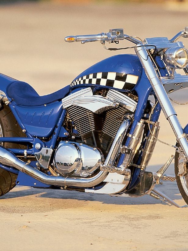 Japanese for Germans A Suzuki Intruder 1400 EuroCustom Motorcycle Motorcycle Cruiser
