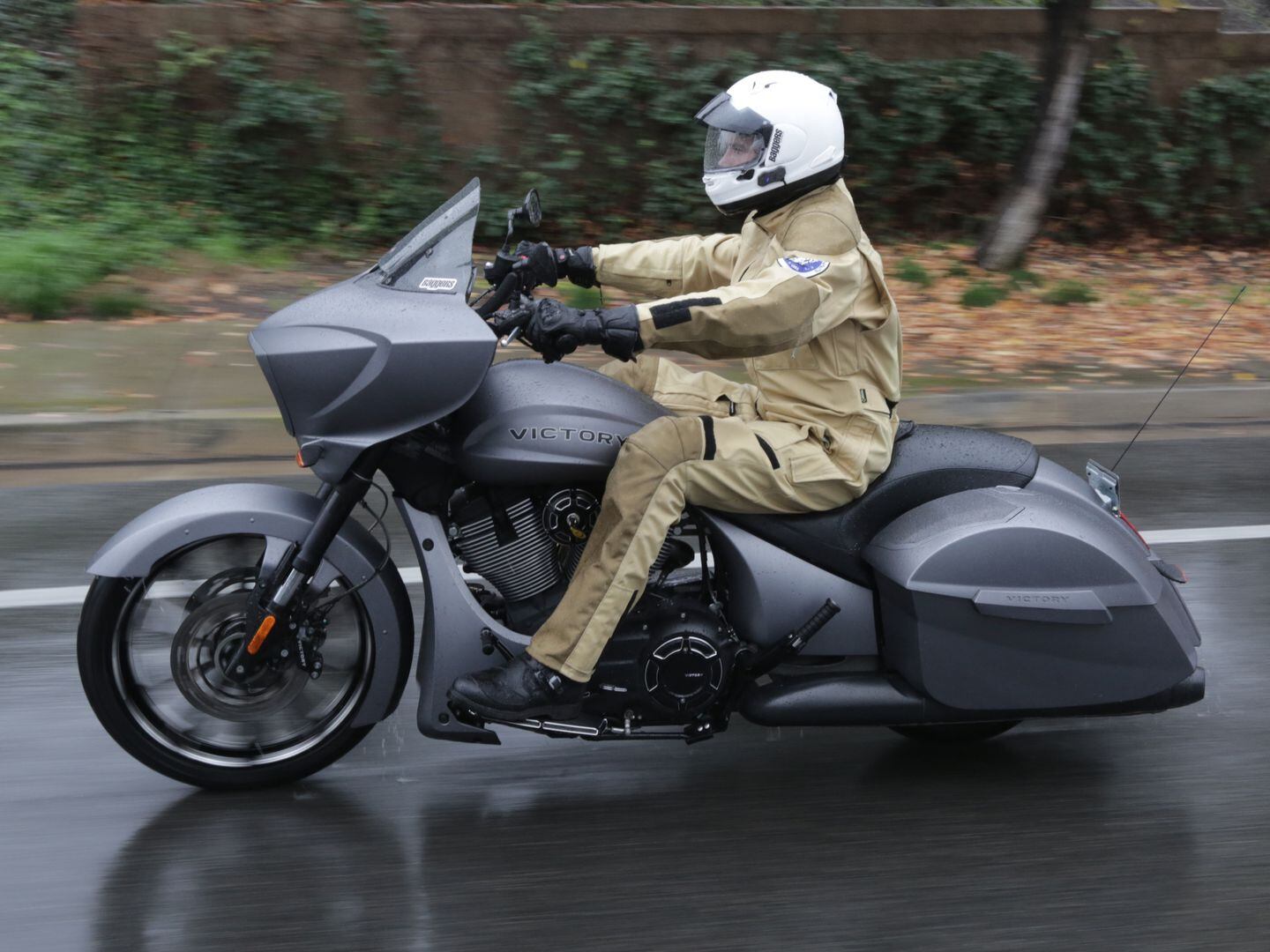 Aerostich R-3 Light: Tested | Motorcycle Cruiser