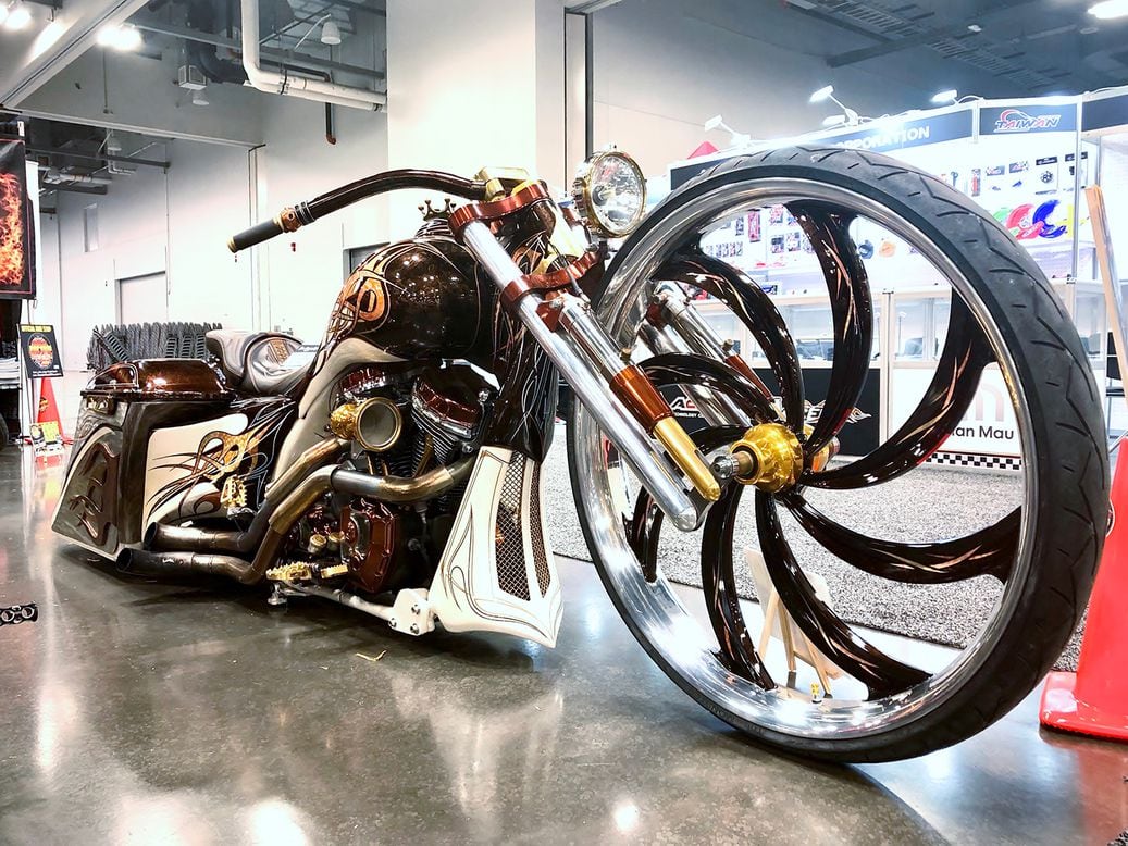 Custom Bikes Unrideable? Custom Harley Davidson Softail | Back Street