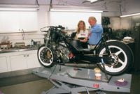 Riding Dan Gurney's Alligator Motorcycle | Motorcycle Cruiser