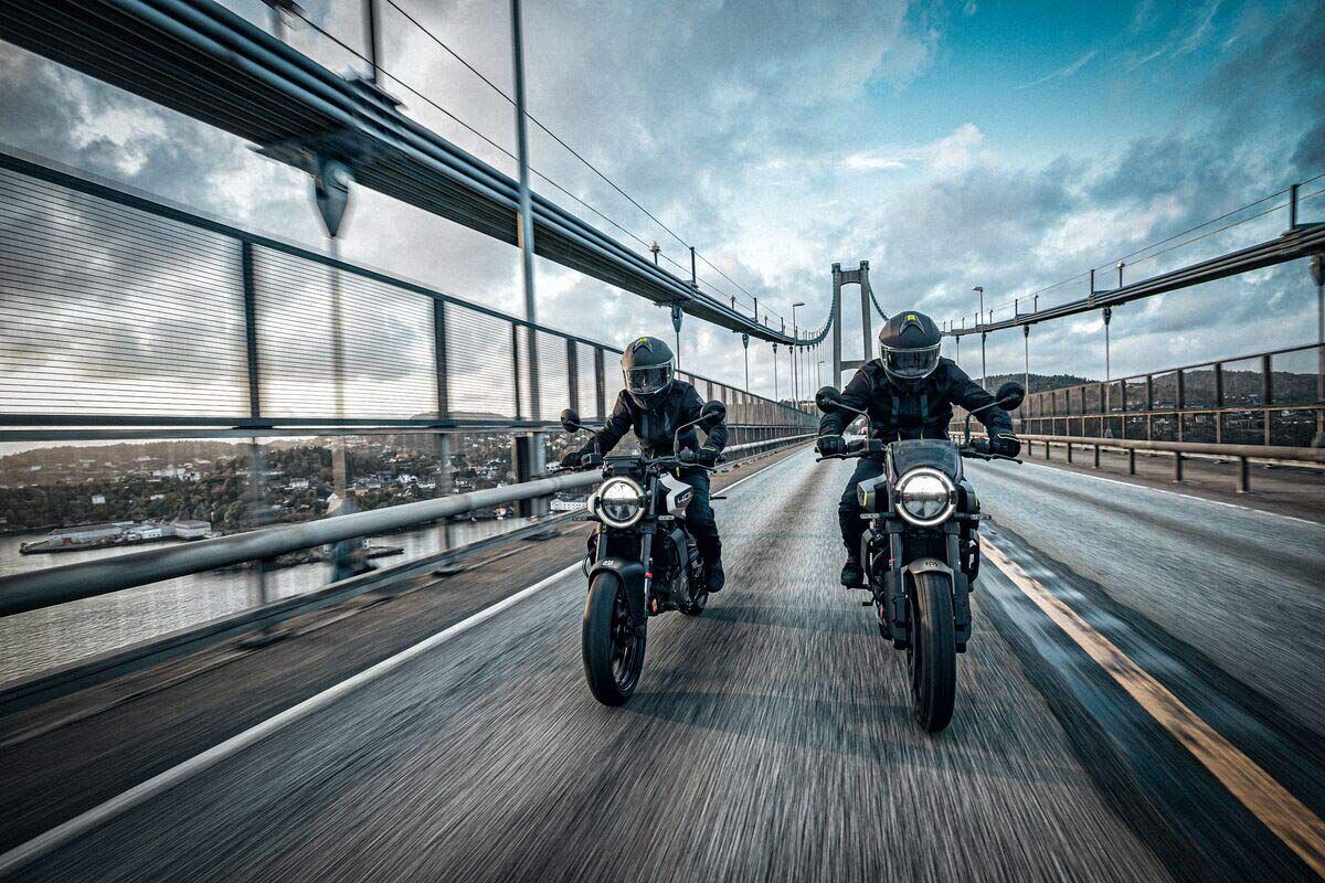 2024 Husqvarna Vitpilen 401 and Svartpilen 401 First Look Gallery ...