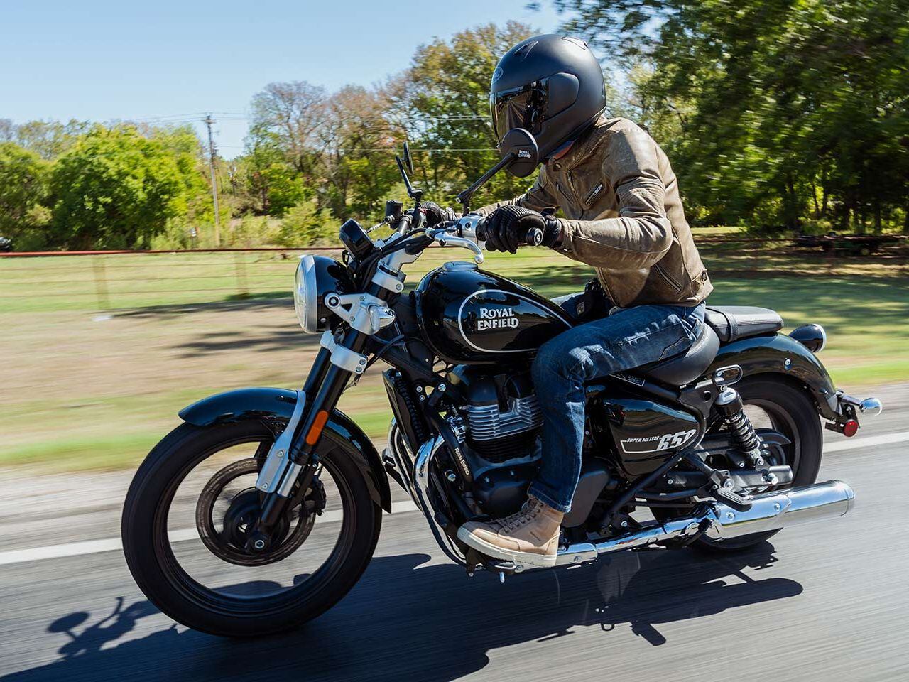 2023 Royal Enfield Super Meteor 650 Review | Motorcycle Cruiser