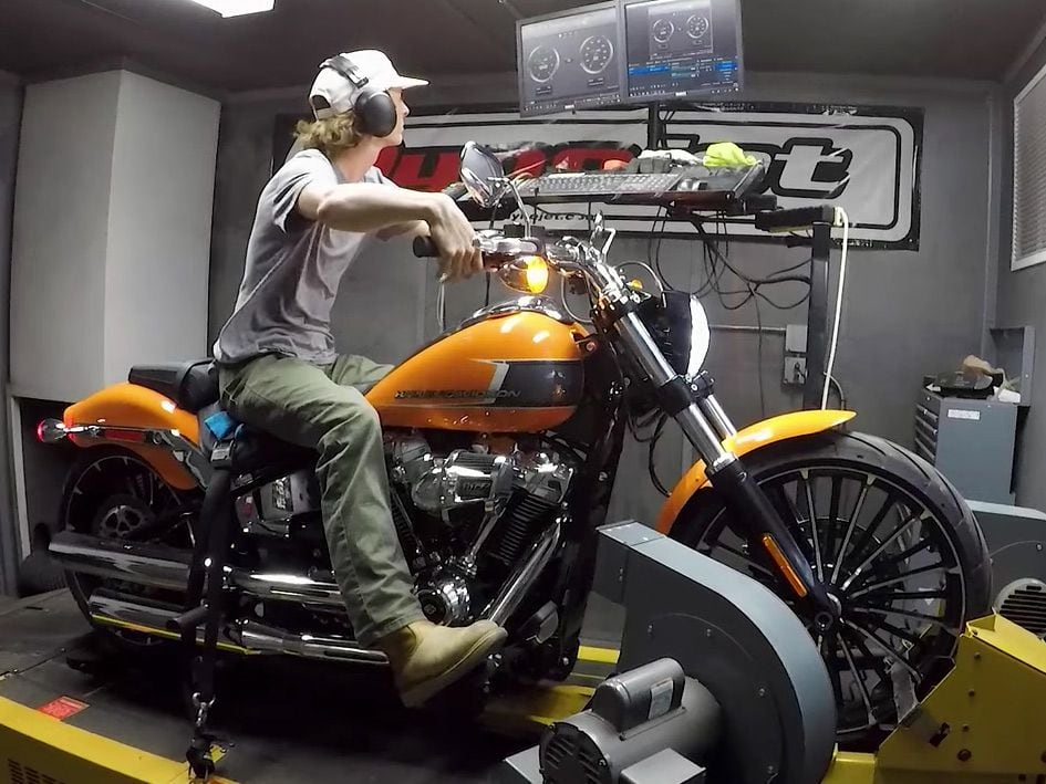 The 2023 Harley-Davidson Breakout 117 Dyno Run | Motorcycle Cruiser