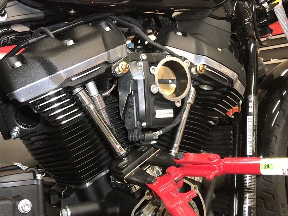 Removing Stock Harley-Davidson Pushrods With Bolt Cutters Is A Snap ...