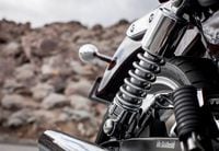 2014 Triumph Thunderbird Commander First Ride | Motorcycle Cruiser