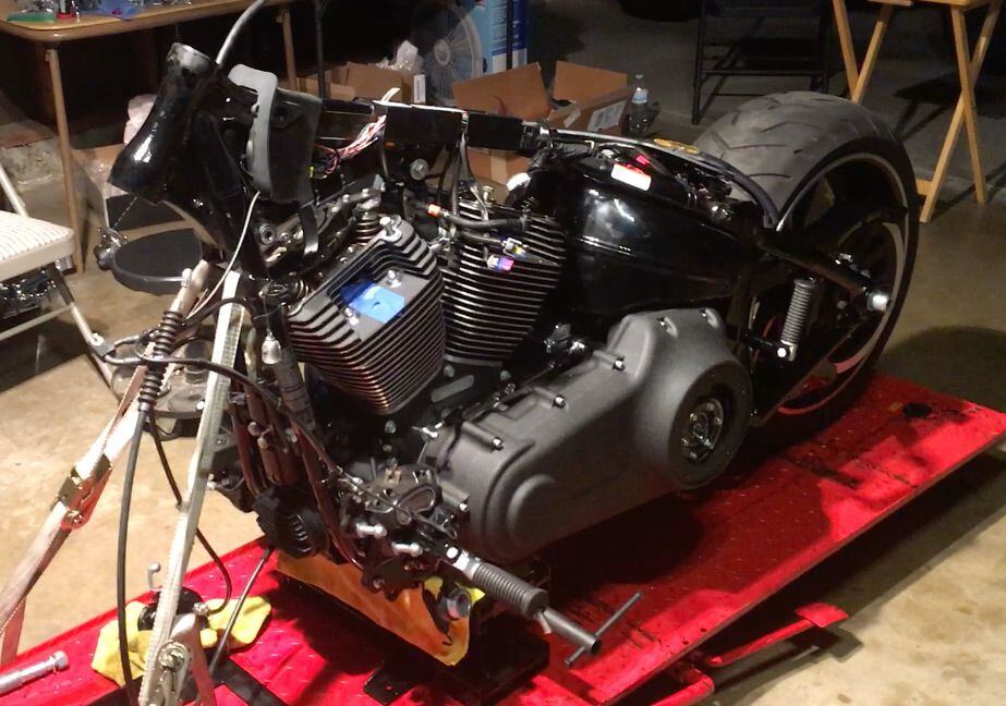 2016 Harley-Davidson Softail Breakout Build: End of Day One ...