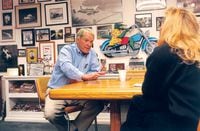 Riding Dan Gurney's Alligator Motorcycle | Motorcycle Cruiser