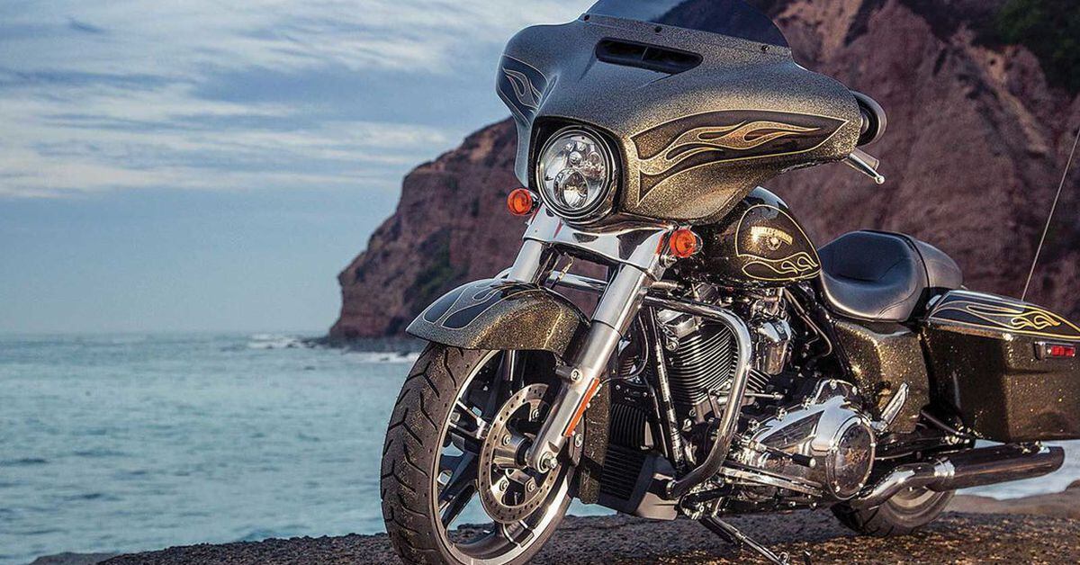 Harley-Davidson Street Glide | Motorcycle Cruiser
